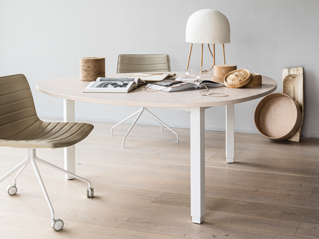 Plectrum table frame for round conference tables | Swedstyle